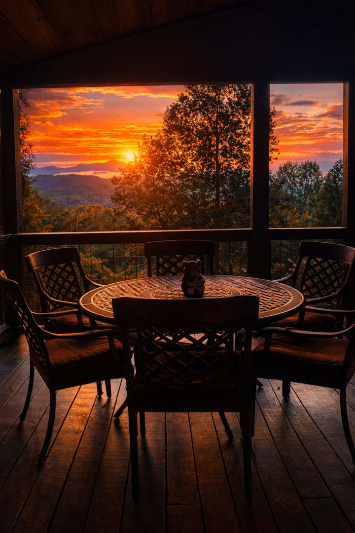 Charming Bear: Secluded Cabin W/ Firepit & Views - Hiawassee, GA