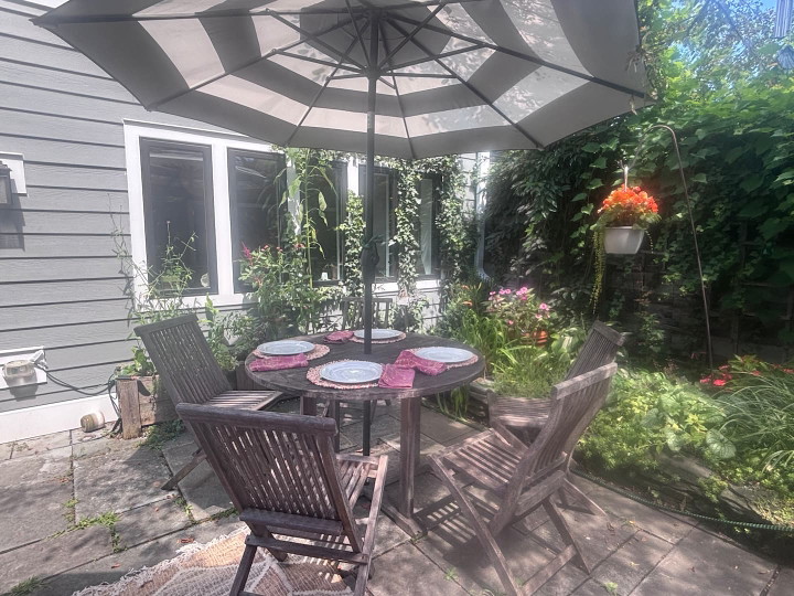 Home With Enchanted Garden In The Town Of Hudson - Hudson, NY