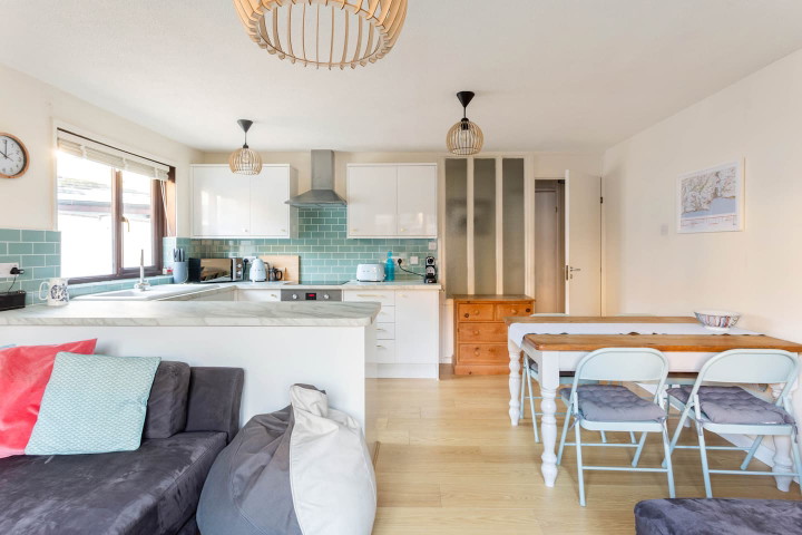 Fantastic Ground Floor Flat, Near To The Beach - Beer