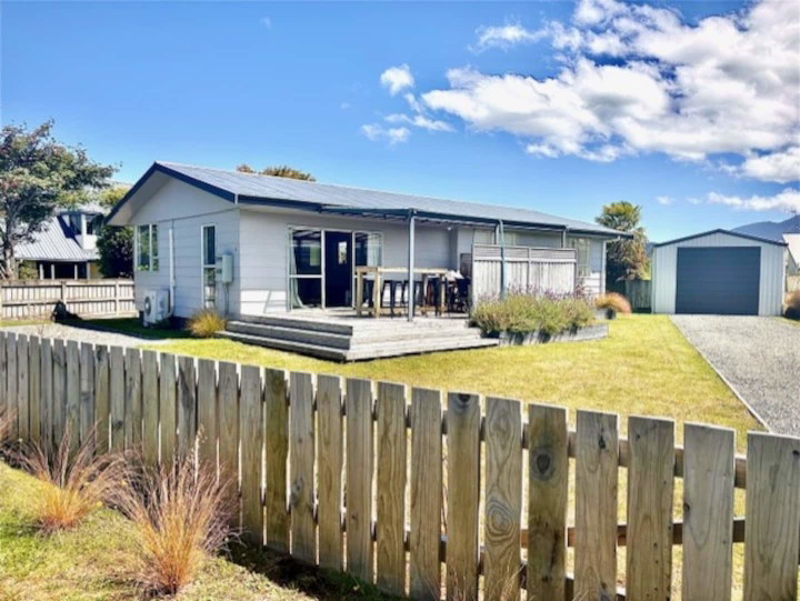 Warm And Spacious Te Anau Home, Close To Town - Te Anau