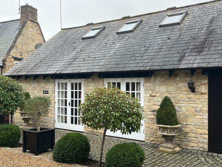 Charming Self-contained Annexe - Wellingborough