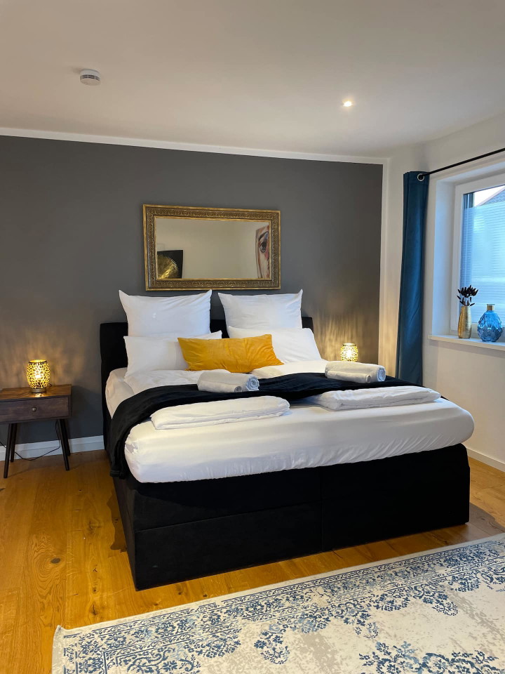 Yaystay - Deluxe Nr 1 I 90m2 Loft I Terrace I E-p - Rosenheim
