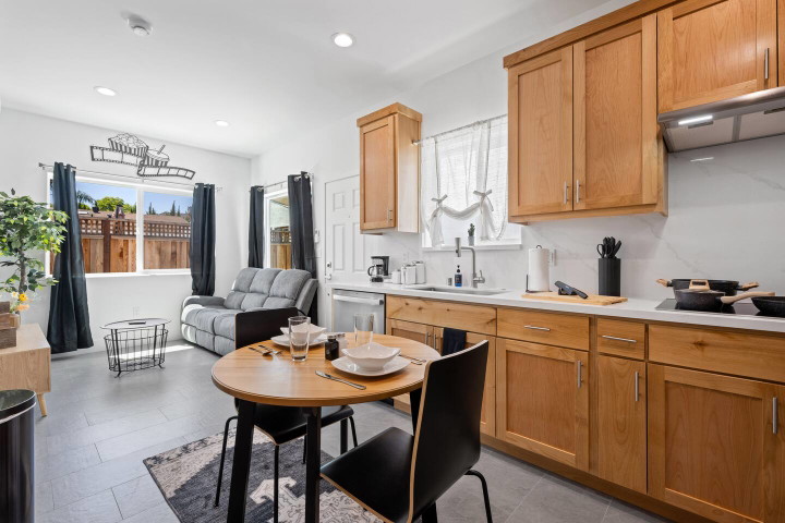 Warm 2 Bedroom, In Unit W/d, Near Sjsu - San Jose, CA