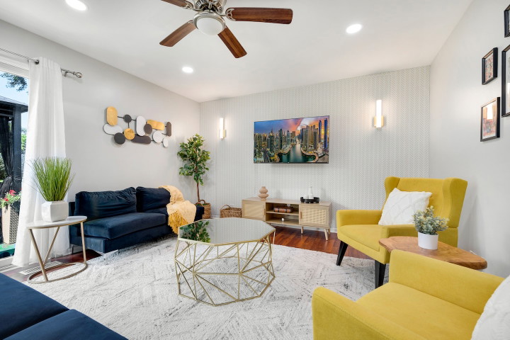 Game Room | Fire Pit | Full Gym - Arlington Heights, IL