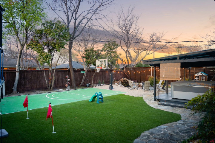 Edens Gem | 3-bed Home With Hot-tub & Grill - Richardson, TX