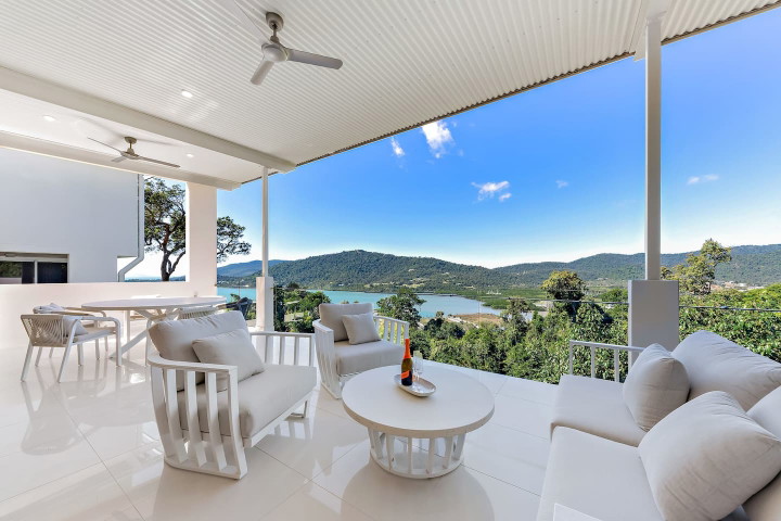 Airlie Views Luxe Escape - Ocean Views And Pool - Airlie Beach
