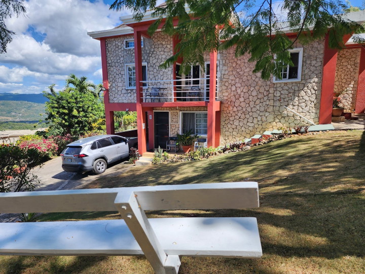 The Stone Haven House, Tranquil Farmhouse Vibe - Jamaica