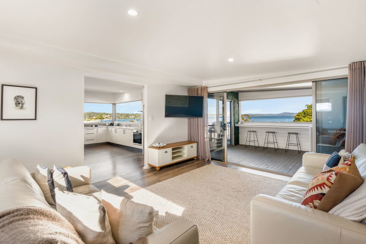 Escape To Coastal Tranquility - Hobart