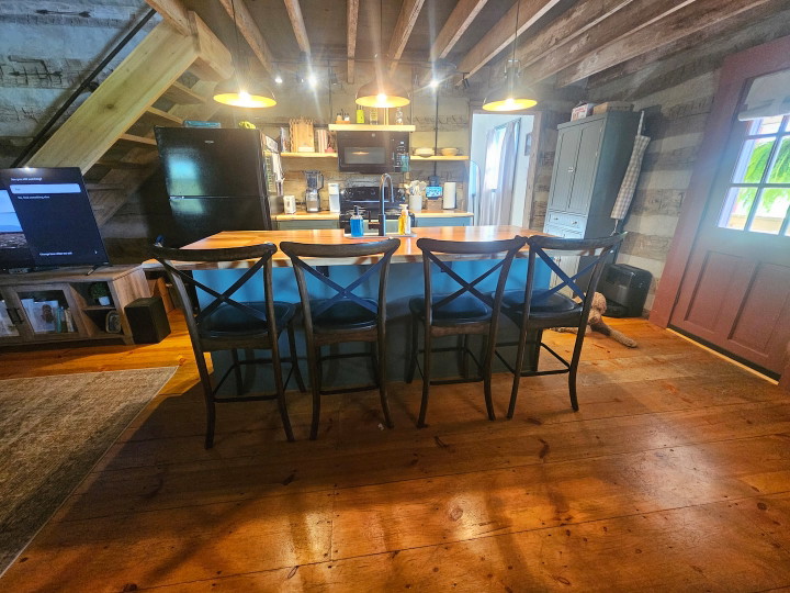 Owl's Nest Rustic 1800s Log Cabin Chillicothe - Bainbridge, OH