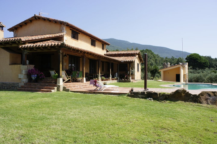 Casa La Mogorra Con Piscina Privada, Wifi Gratis, Bbq En Candeleda Ideal Familia - Candeleda