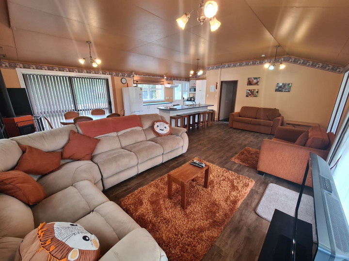 Arias Farm Cabin Rotorua + Hot Spa - 2 Bedrm Farm Accom In Suburbs - Rotorua