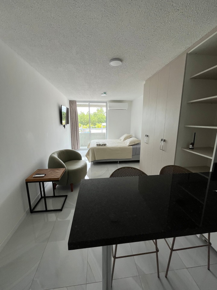 Estudio En Barrio Cerrado, 15 Min Al Aeropuerto. - Paraguay