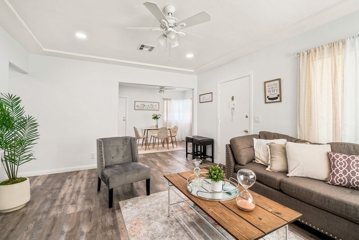 Modern & Family Friendly Home - Downey