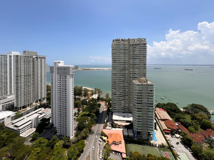 Oceanfront Charm 2br Gurneydrive@seaviewgeorgetown - Penang