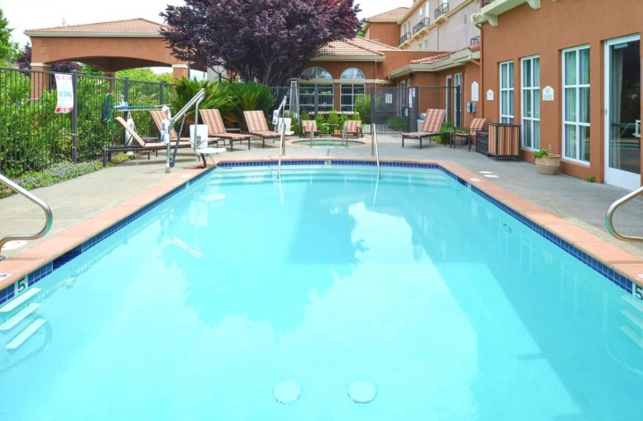 Modern 2 Separate Hotel Rooms W/ Parking - Yountville, CA