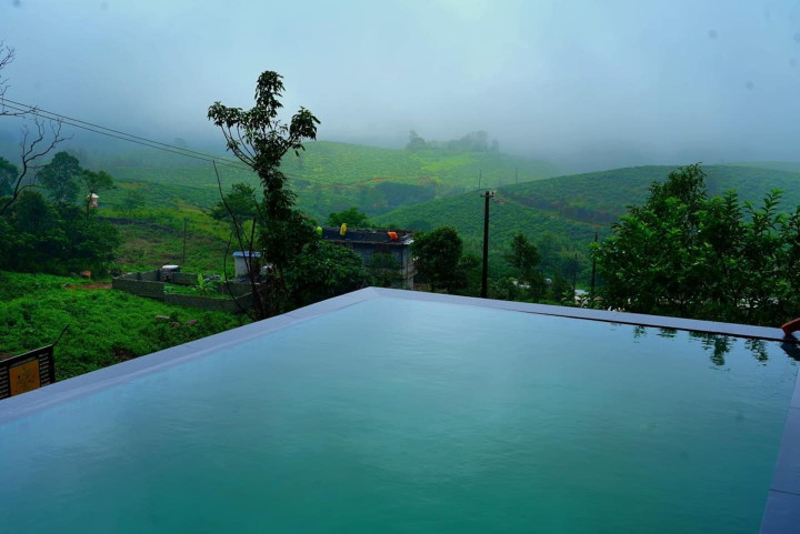 Rockstar Resorts-5br Mountain View Villa With Pool - Vagamon