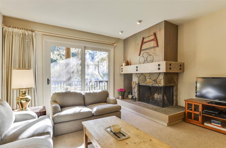 Alpine Condo On The River - Tahoe City, CA