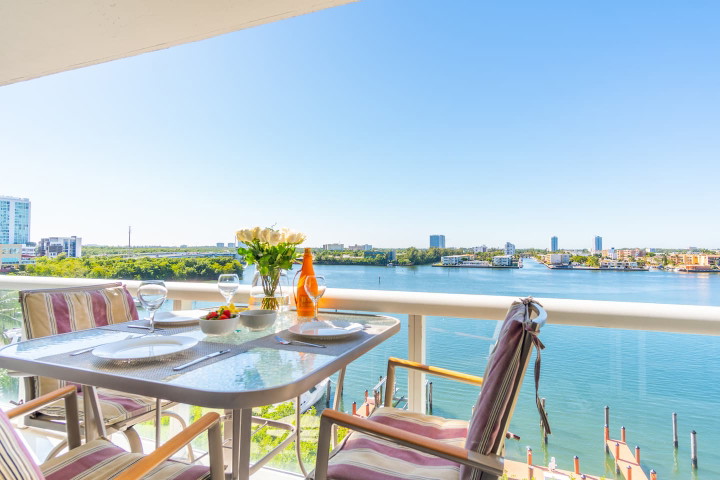 G. Bay Standard 73 - Amazing Bay Views!!! - Sunny Isles Beach, FL