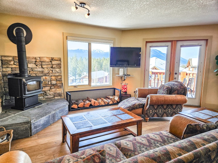 Pet-friendly 2-bedroom Condo Near Hot Springs - Radium Hot Springs