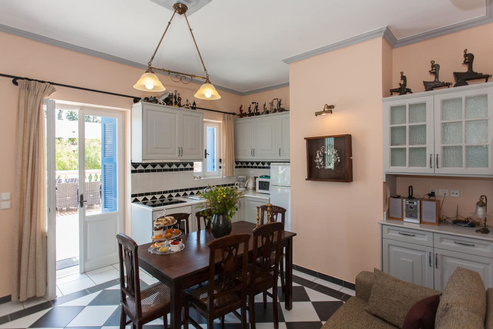 Agapi, A Beautiful Small Apartment With Big Veranda, Perfect For A Couple - Crete