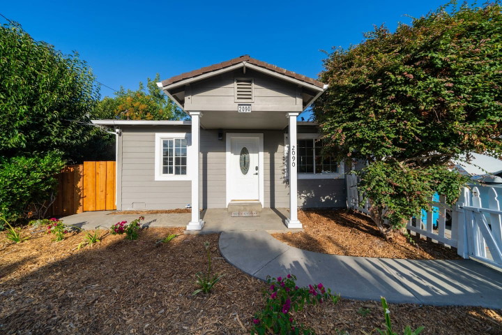 Remodeled Modern Home In Convenient Location - Palo Alto, CA