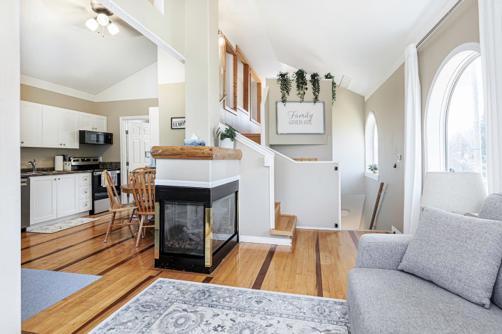 Lakeside Retreat | Steps To Beach + Golf Course - Sylvan Lake