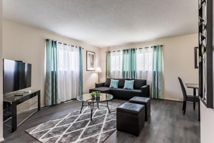 Lindo Y Asequible Dúplex 3bdr En Overland Park Con Capacidad Para 10 Personas. Unidad 2 - Olathe, KS