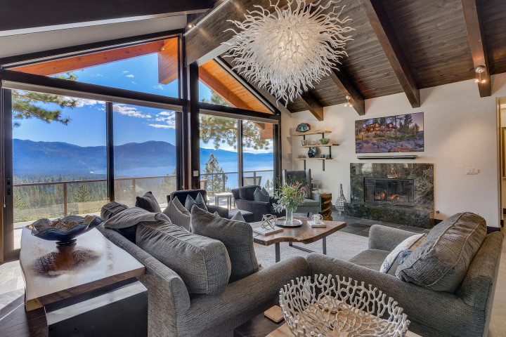 Lake Views, Pool Table, Hot Tub (Above & Beyond) - Carson City, NV