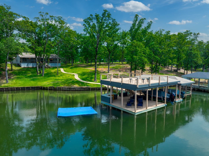 Lakehouse Bliss! Great Patio & Dock With Lilypad - Mount Pleasant, TX