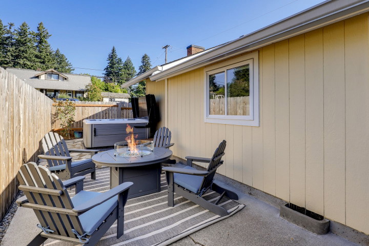 Walk To Dtwn Camas! Updated Home W/ Game Room - Gresham, OR