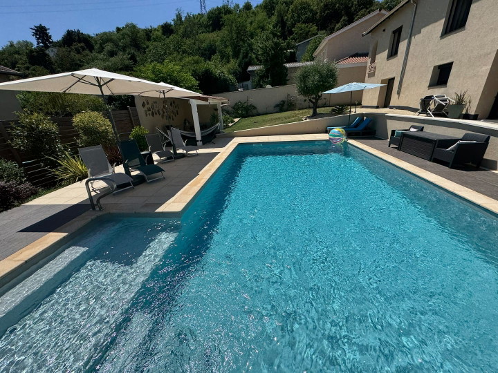 Appartement Avec Piscine Et Parking Privé Sécurisé - Rhône