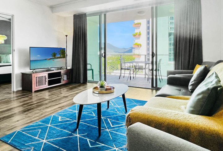 '7' Reef Harbour Views  2br | Pool | Esplanade - Cairns