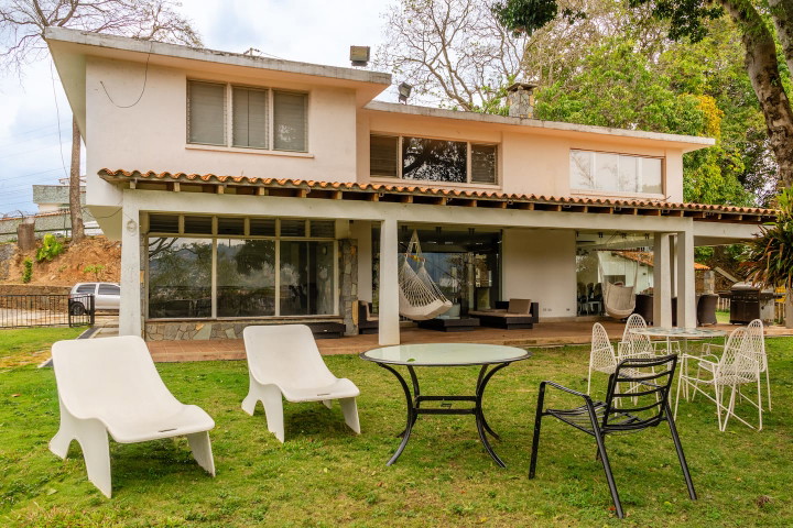 Casa Con Jacuzzi, Horno De Pizza Y Parque Privado - Caracas