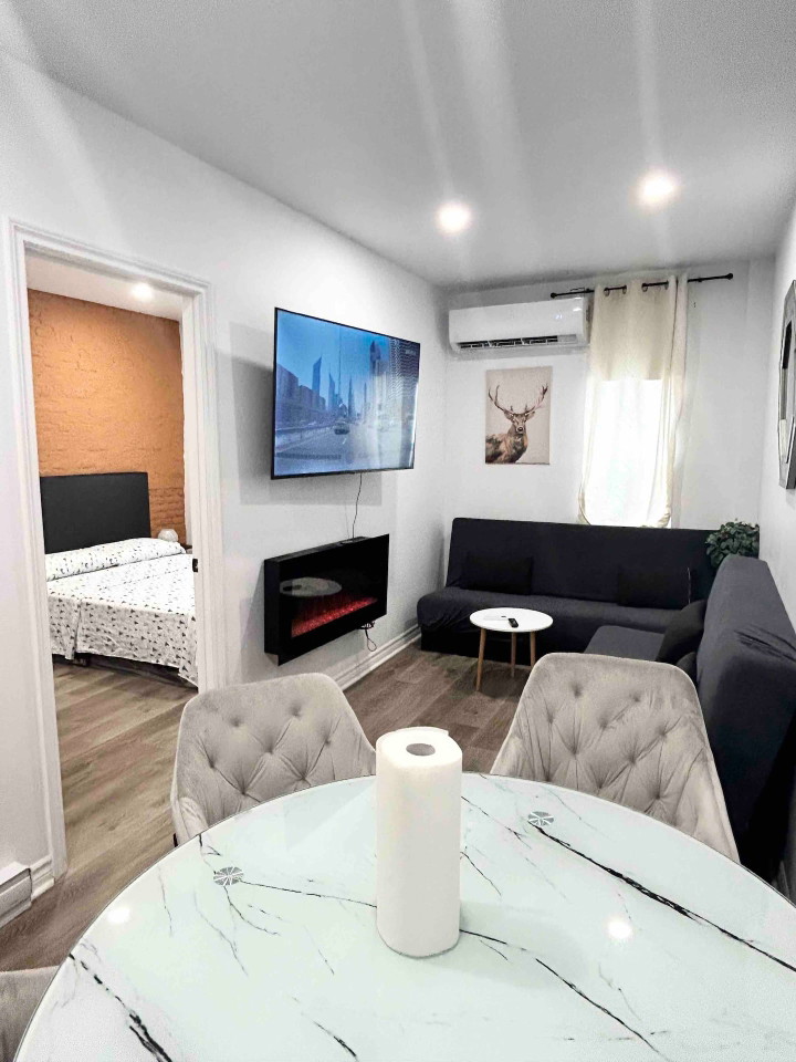 Downtown 1 Bedroom Free Parking Prime Location 203 - Montreal