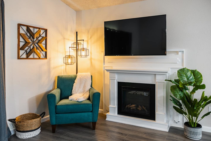 The Farmhouse Townhouse In N. Merced W/fireplace - Merced, CA