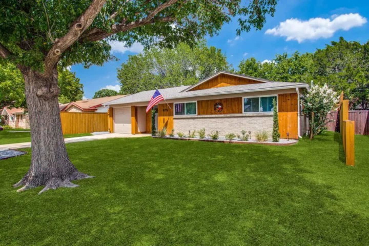 Grapevine House ! 1/2 Mile - Grapevine, TX