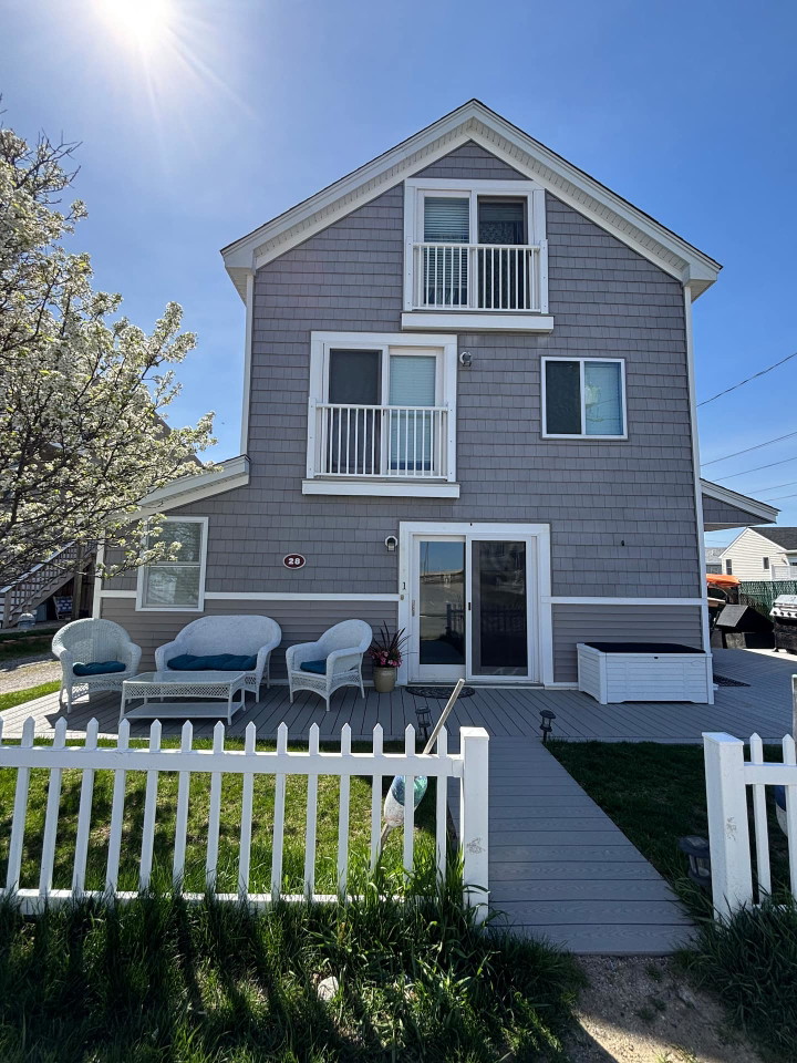 Bright & Stylish 3br Condo For 5, 1 Block To Ocean - Hampton Beach, NH