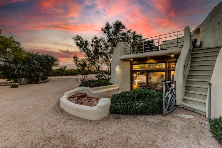 Eclectic Santa Fe Ranch House With Hot Tub - Cave Creek, AZ