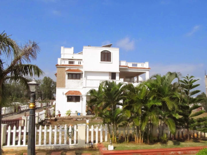 Entire Luxury Villa -  Bhagavathi Home Stay - 