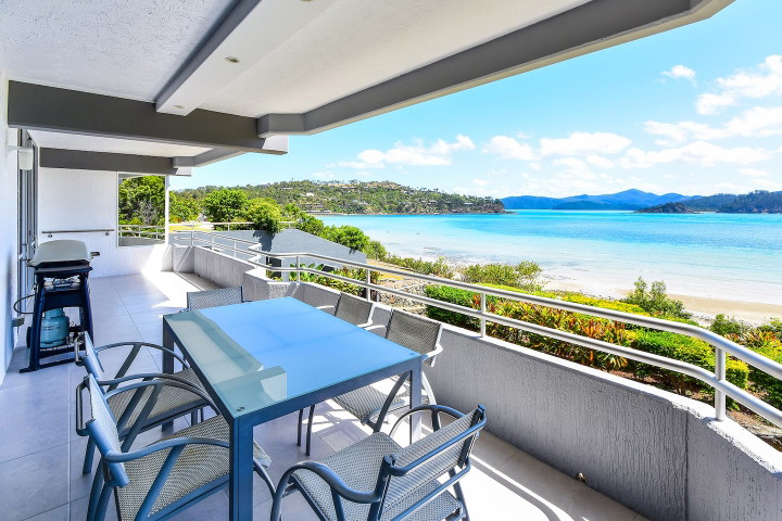 Frangipani Lodge 005, Beachfront Apartment On Hamilton Island - Hamilton Island