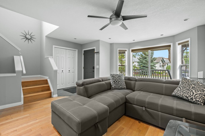 ️Renovated | Ac | Bsmt ️Area 4 Kids | Backyard️ - Calgary