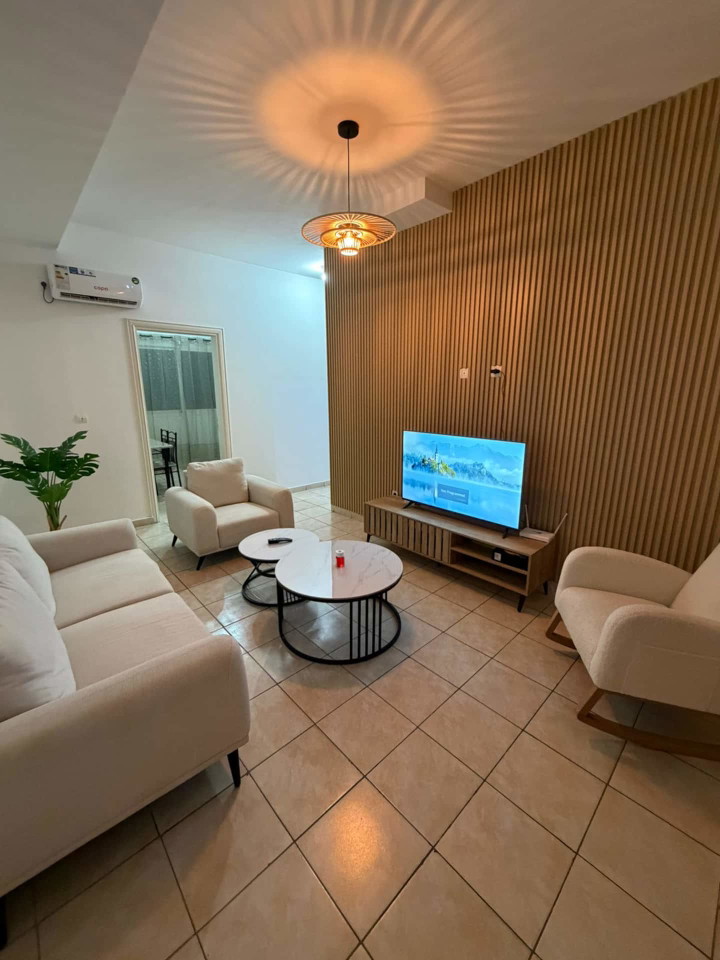 Lecocon2louis-adresse Idéale Pour Séjourner à Lbv - Gabon