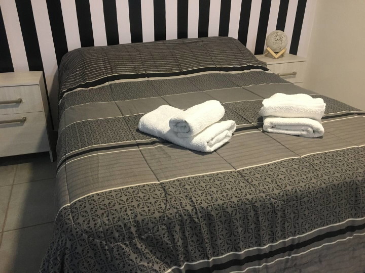Very Centrally-located Studio Apartment For 3, Efficiency Apartment 14 - Argentina