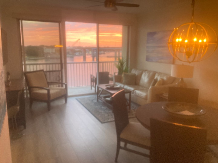 Palm Court Sunset, Walk To Beach - Fort Walton Beach, FL