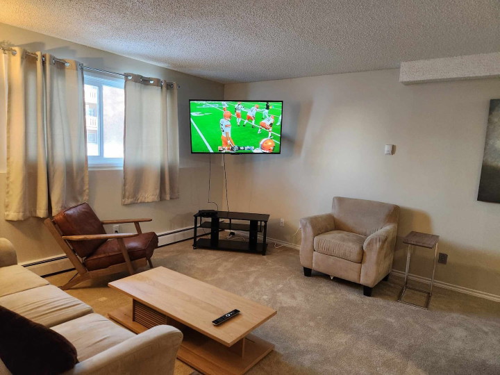 Fully Renovated Apartment - Lloydminster