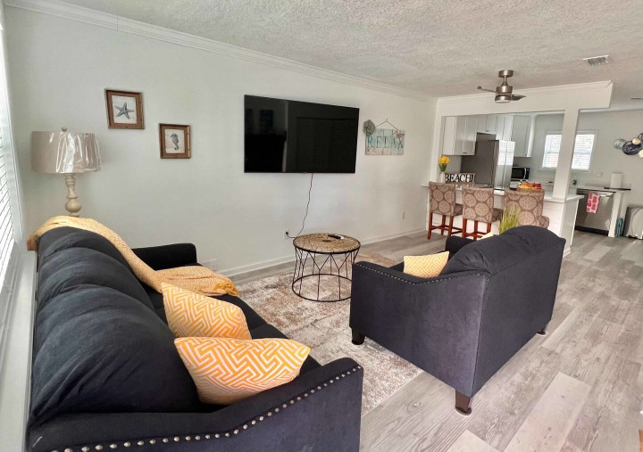 Be A Nomad | Cozy 2br Home Steps From The Beach - Neptune Beach, FL