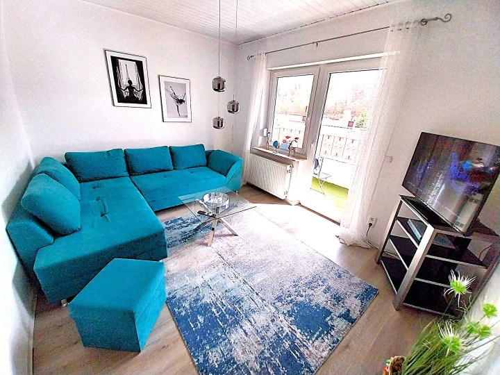 80m²,
4 Zimmer+küche+bad+
Balkon+privat Parkplatz - Saarbrücken