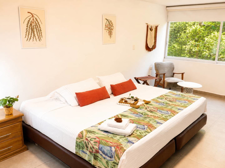 Modern King-bed Plus Room With A/c In Granada - Cali
