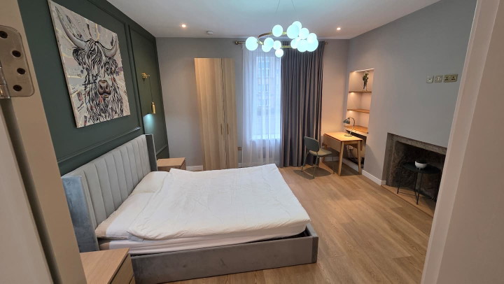 Modern Refurbished Flat | Walk To Station & Desk - Falkirk