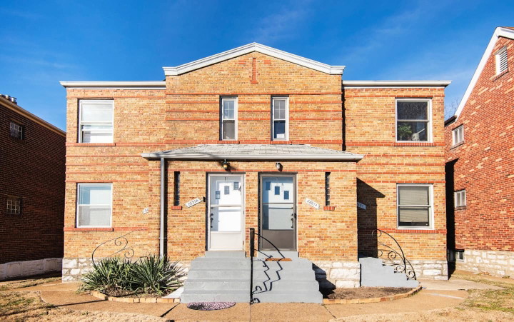 Central Charm | 1-br + Free Parking - Kirkwood, MO